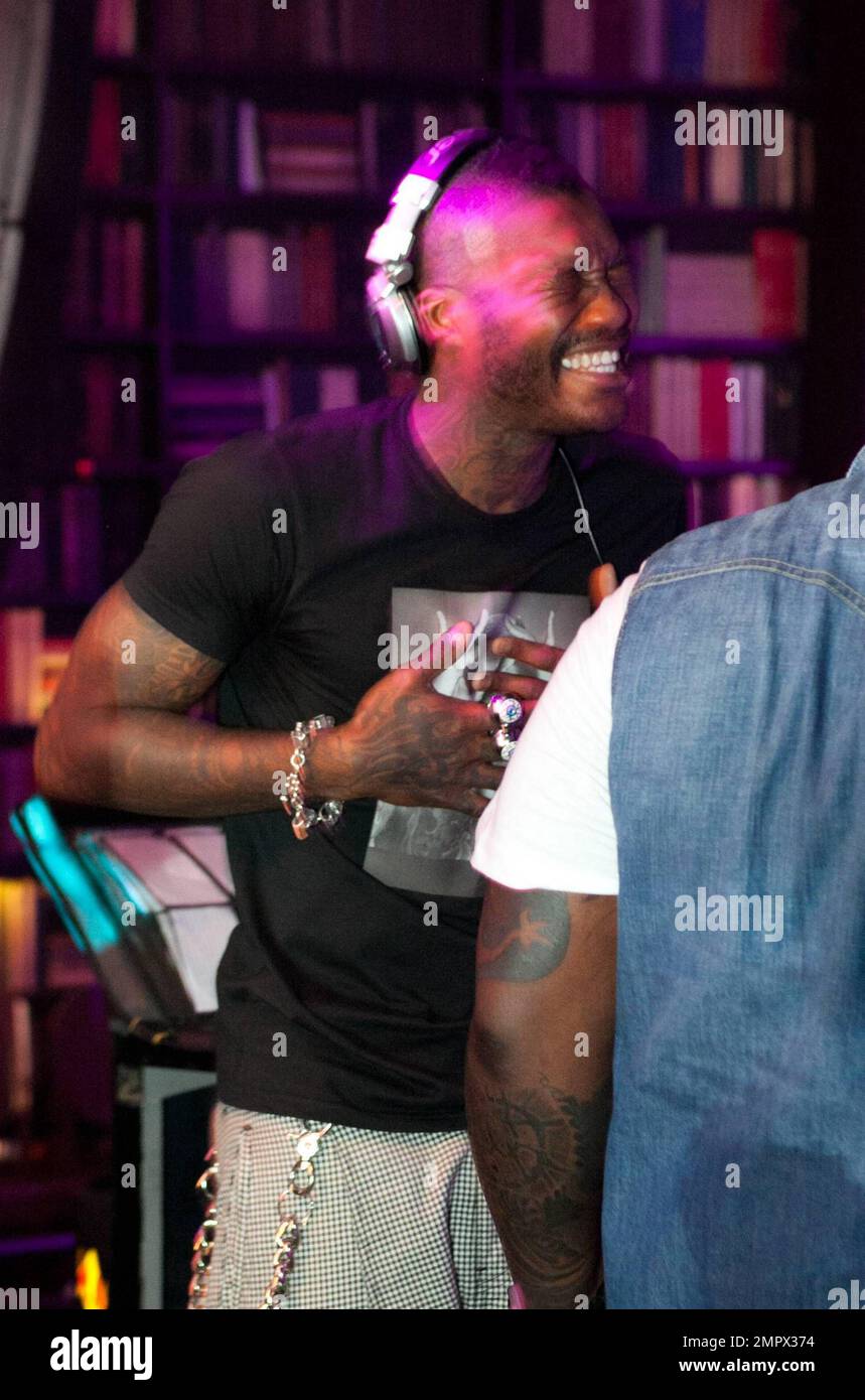 GRÈCE À L'EXTÉRIEUR - le footballeur français Djibril Cisse est ...