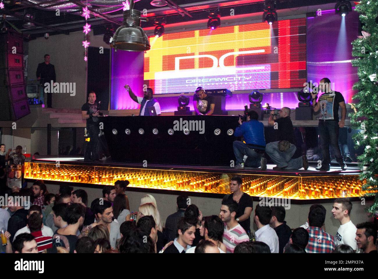 GRÈCE À L'EXTÉRIEUR - le footballeur français Djibril Cisse est ...