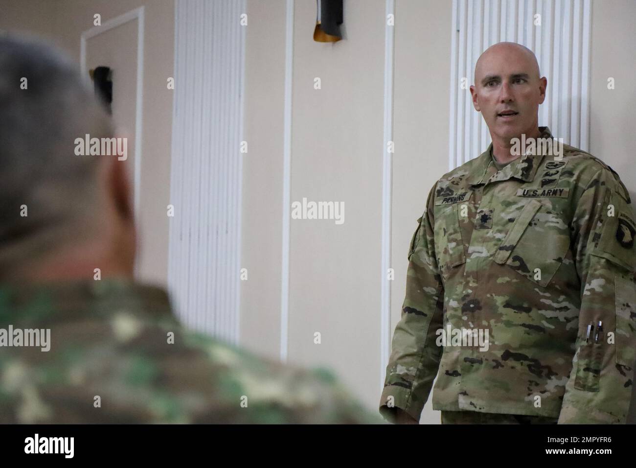 Le lieutenant-colonel Bryan Fanning, 1st Bataillon, 320th commandant du ...