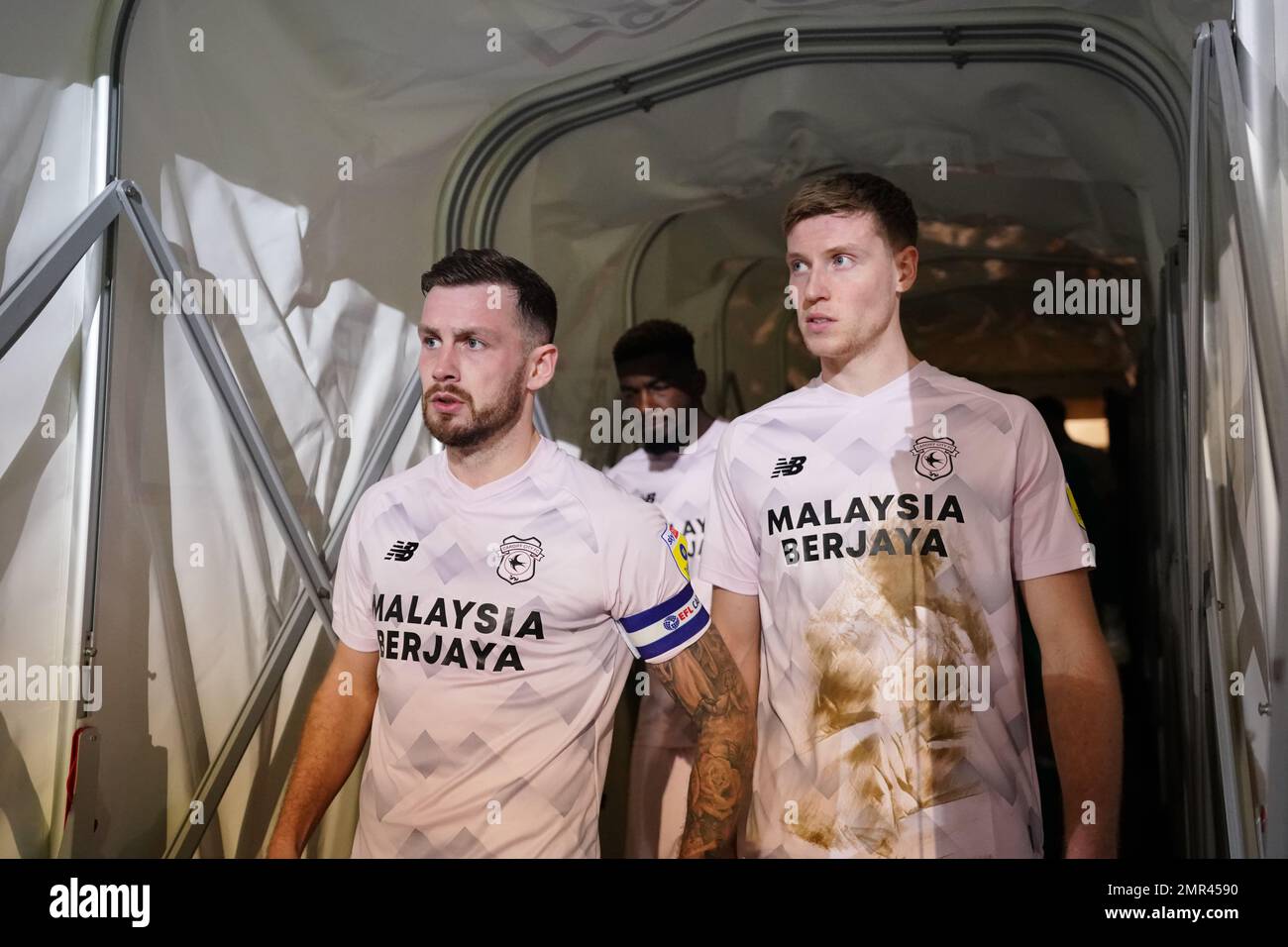 Joe Ralls de Cardiff City (à gauche) et Mark McGuinness de Cardiff City ...