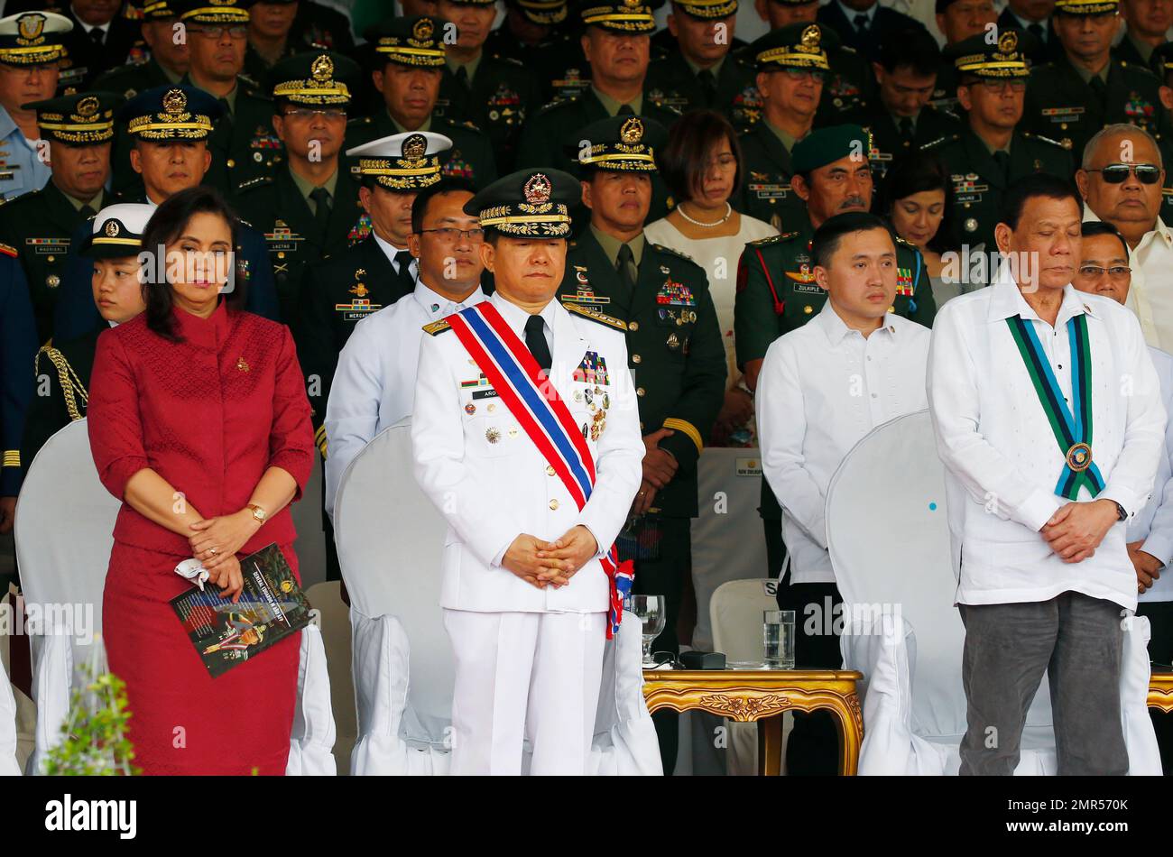 President Rodrigo Duterte, right, Vice President Leni Robredo, left ...