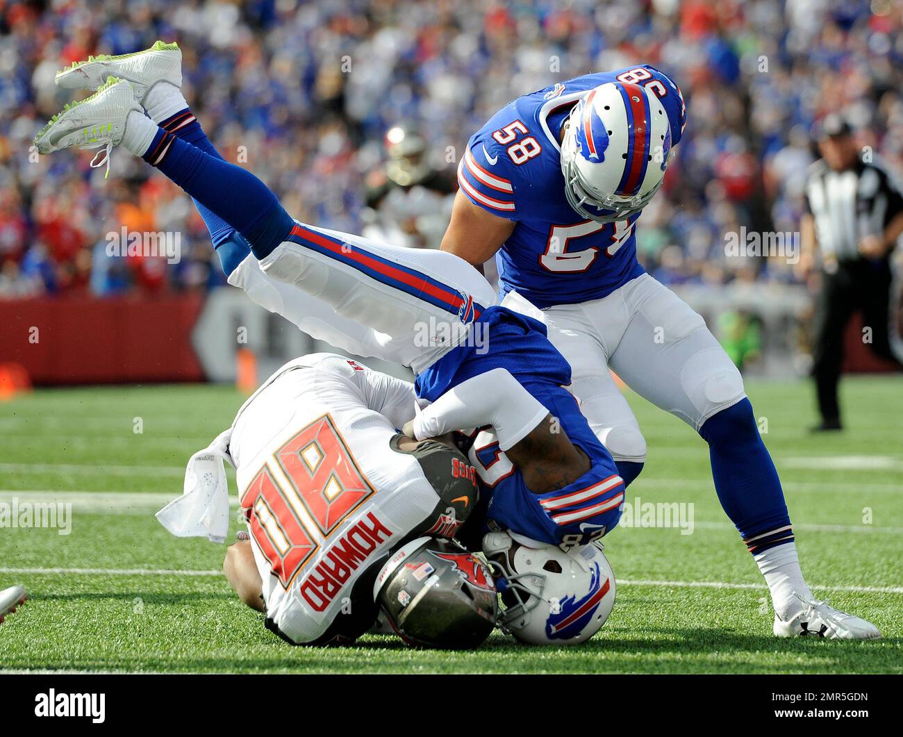Tampa Bay Buccaneers tight end O.J. Howard (80) and Buffalo Bills ...