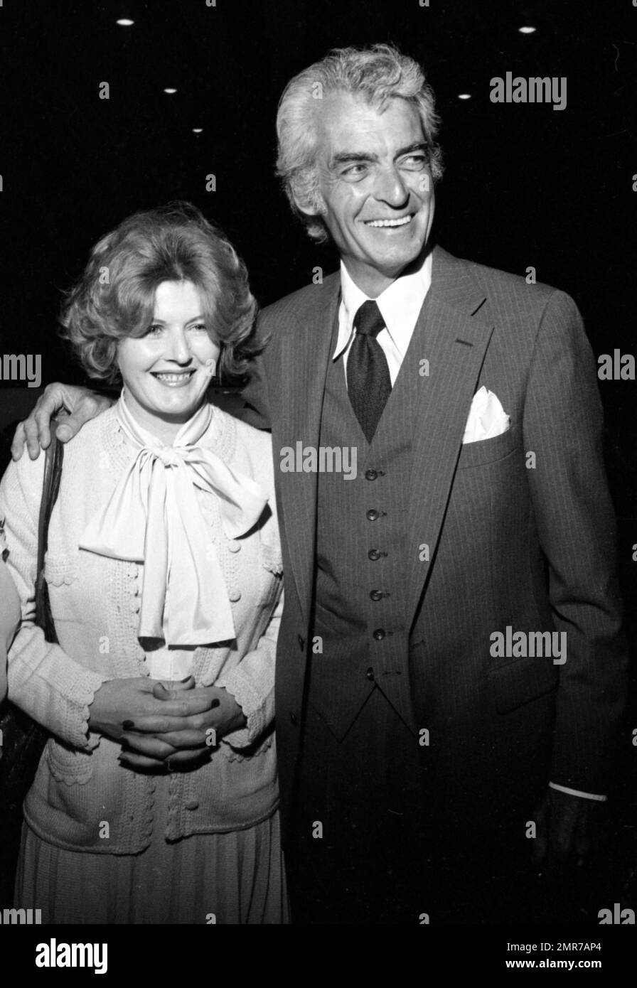 Rory Calhoun et sa femme Sue vus à l'hôtel Beverly Hills sur 14 avril ...