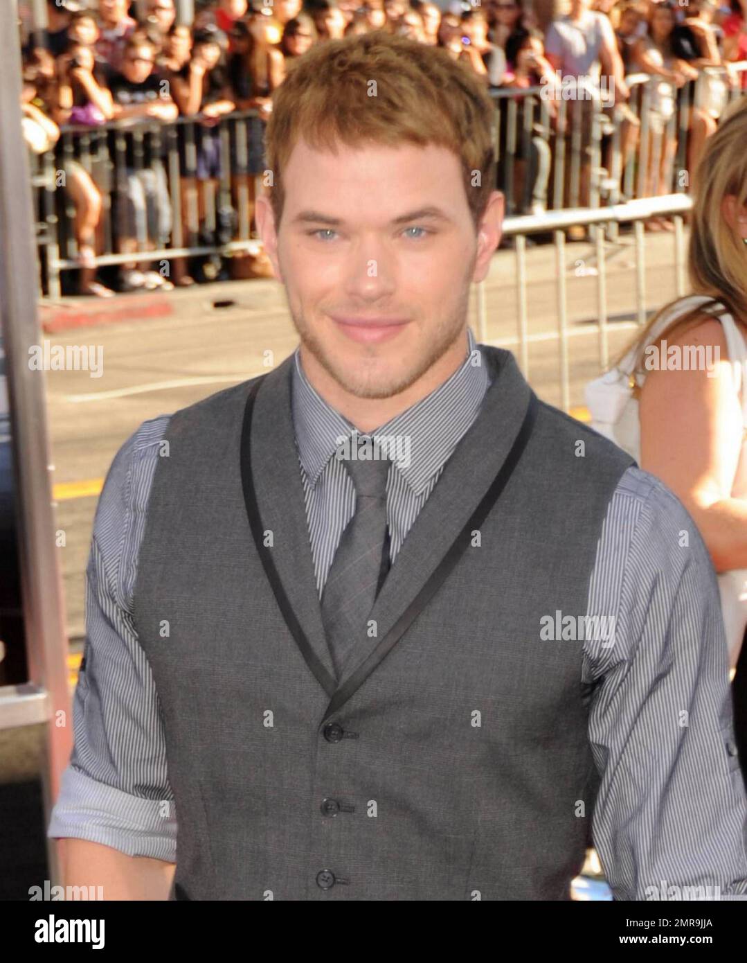 Kellan Lutz marche le tapis rouge au GraumanÕs Chinese Theatre pour la ...