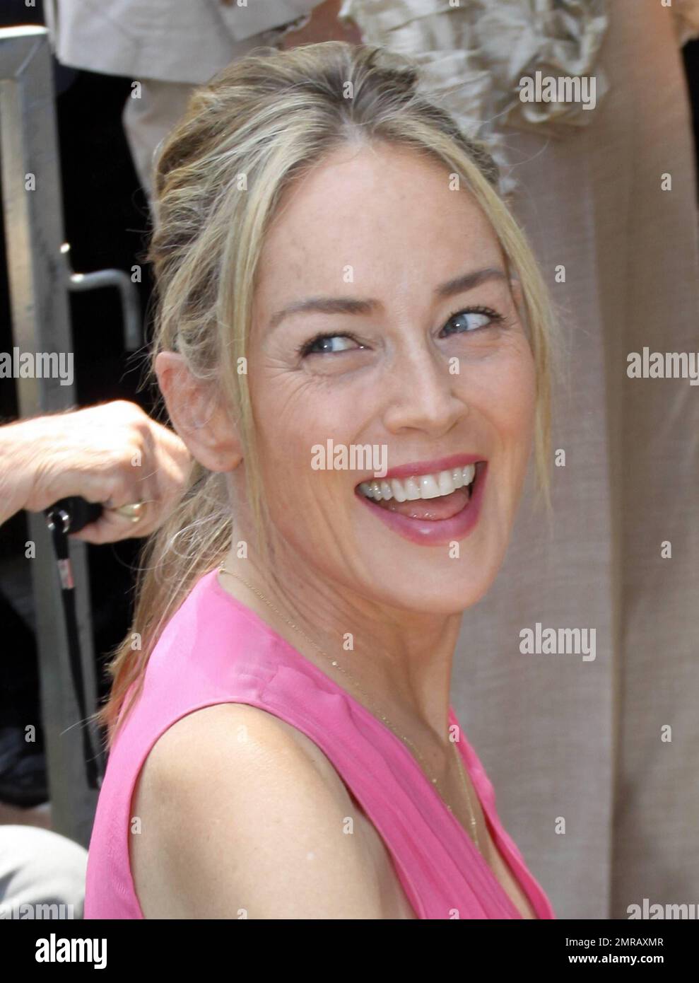 L'actrice Sharon Stone au Hollywood Walk of Fame Star Ceremony honorant ...
