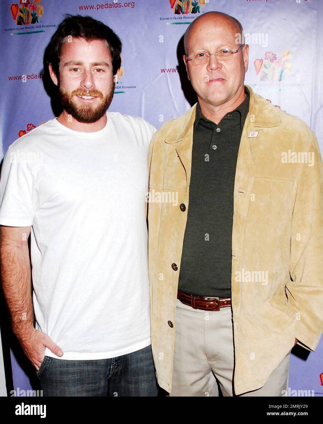 Jake Glaser (L) pose pour les photographes au FoundationÕs 17th Annual ...