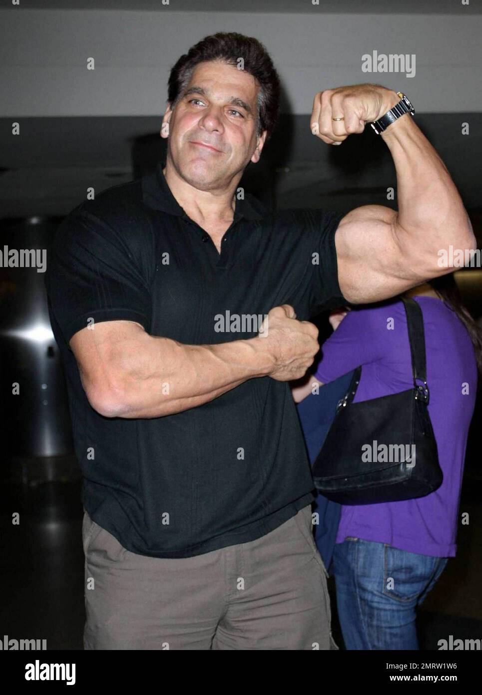 Exclusif !! L'acteur Lou Ferrigno, mieux connu pour son rôle de 'The Incredible Hulk', arrive à ...