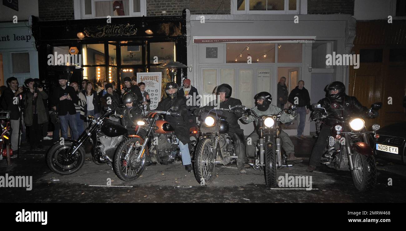 Amour haine tatouage club social Banque de photographies et d’images à ...