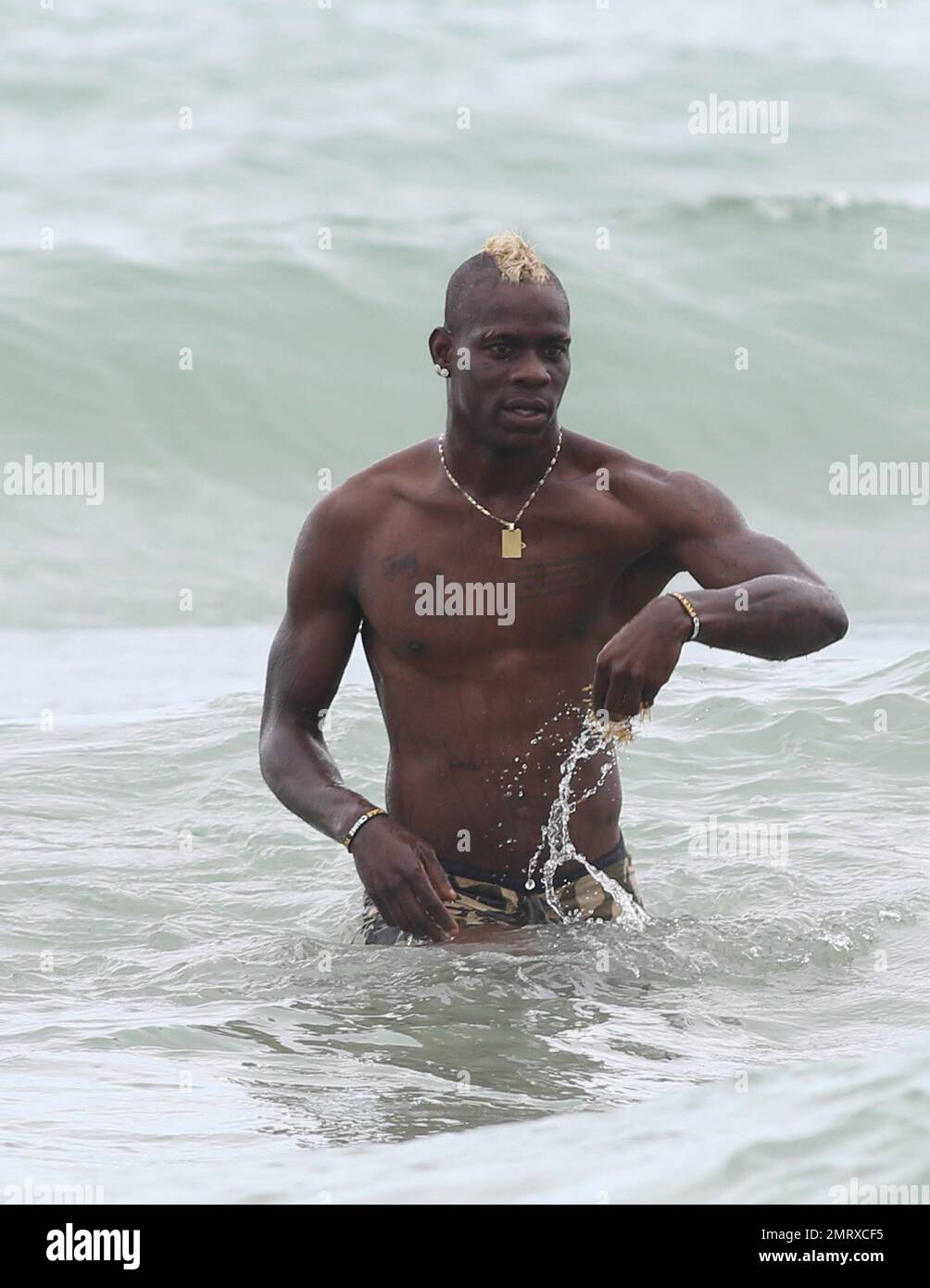Mario Balotelli, joueur de football italien, et Fanny Neguesha, fiancée ...