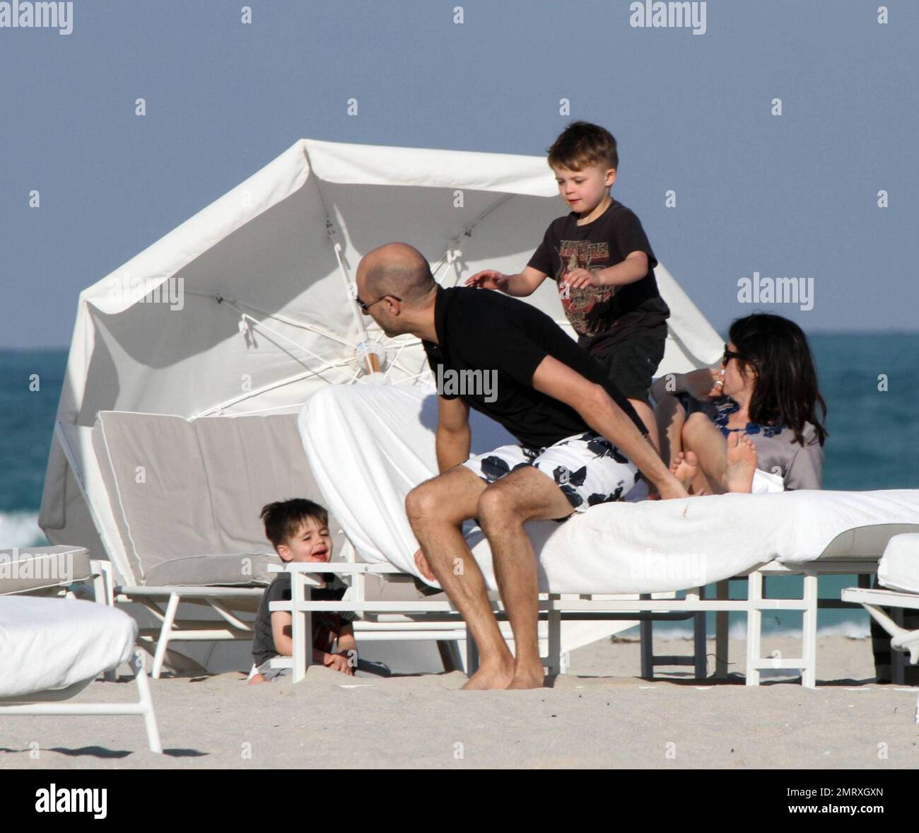 EXCLUSIF !! L'acteur britannique Mark Strong passe la veille de Noël ...