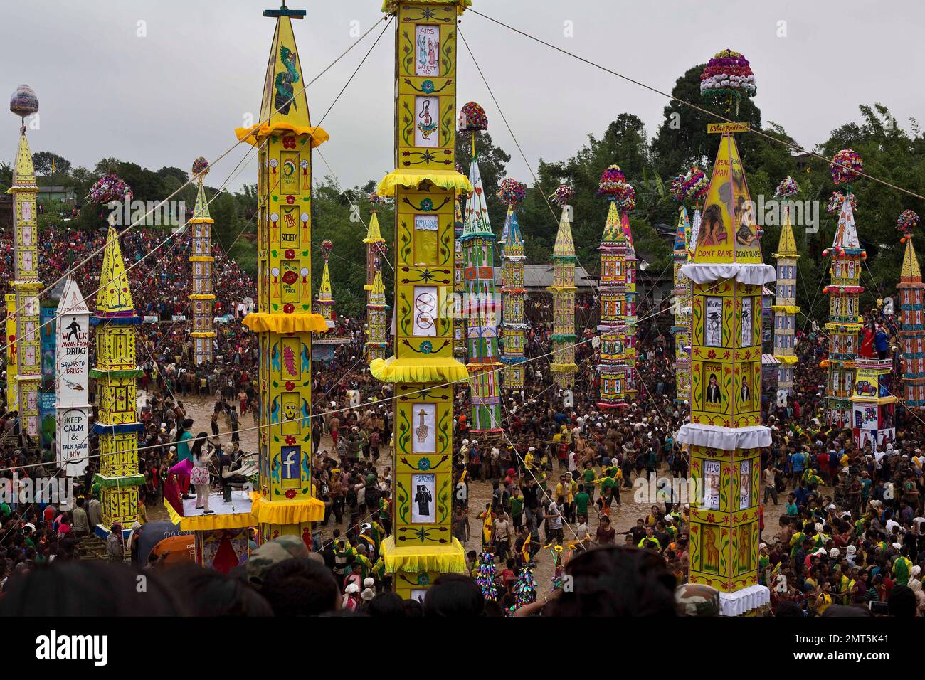 Indian Pnar or Jaintia tribesmen carry 'Rongs' or chariots and dance in ...