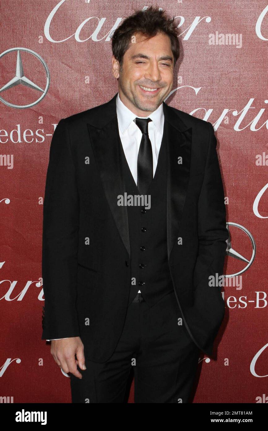 Le père expectant Javier Bardem marche le tapis rouge lors du gala ...