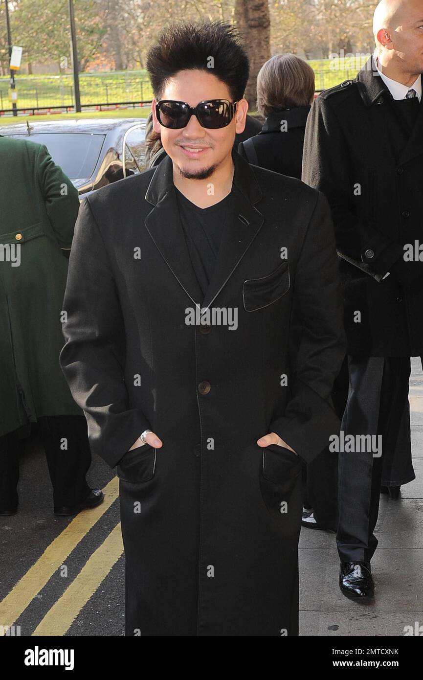 HRH Prince Azim arrive dans un hôtel de luxe à Londres avant l'arrivée ...