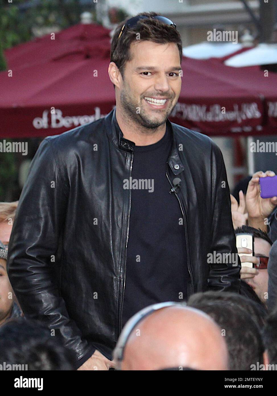 Ricky Martin, chanteur primé Grammy et Latin Grammy, se joint à Mario ...