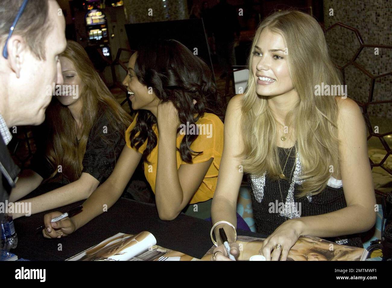 Daniella sarahyba illustrated swimsuit models Banque de photographies ...