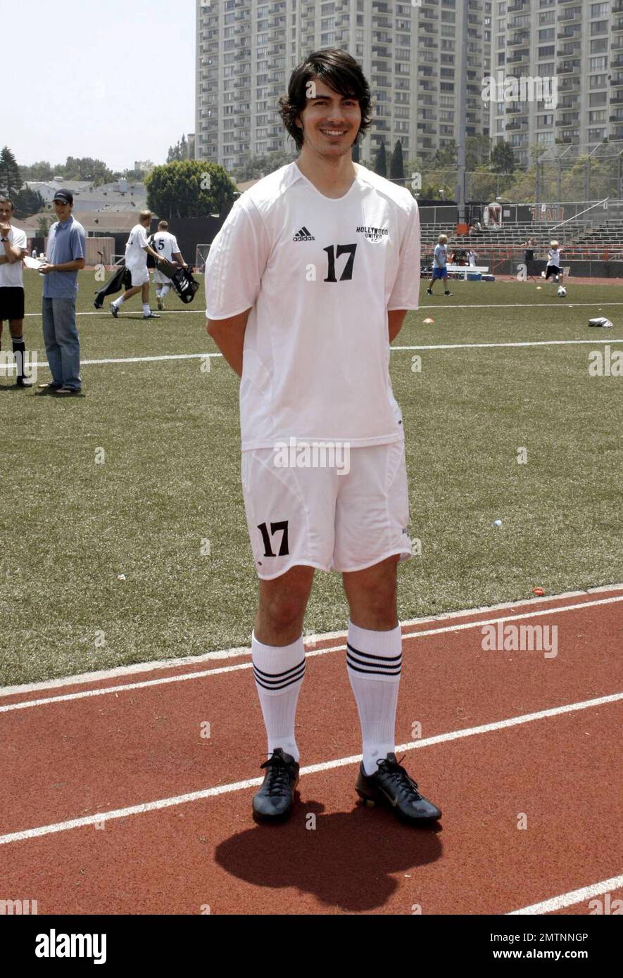 La star Superman Brandon Rath assiste au Soccer for Survivors, un ...
