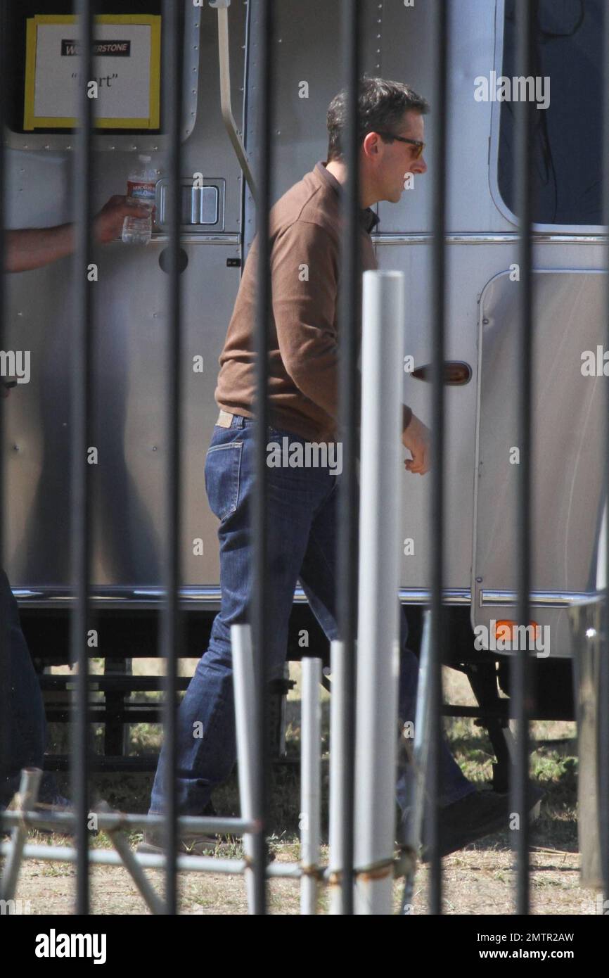 L'acteur Steve Cerrell fait une pause dans le tournage de son nouveau ...