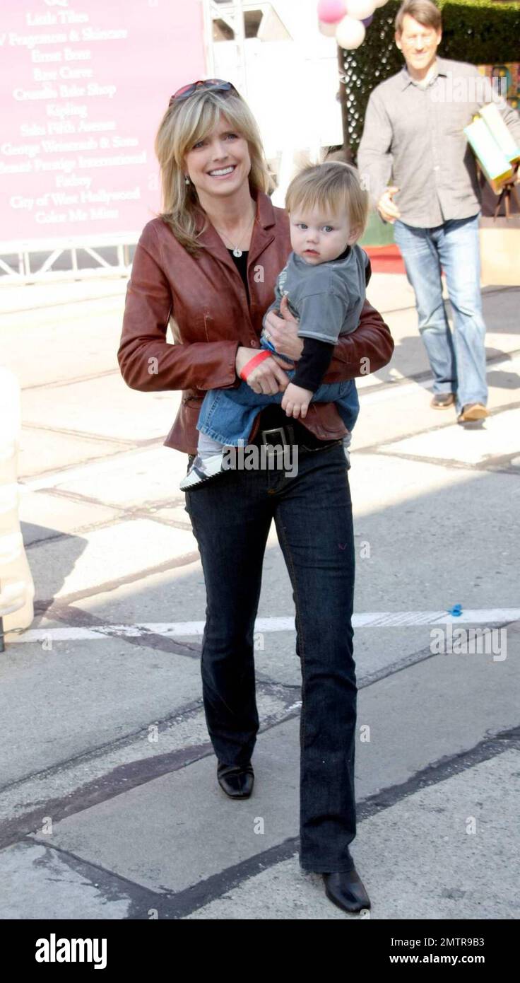 « Selon Jim » et Courtney Thorne Smith, star de la place Melrose, tote ...