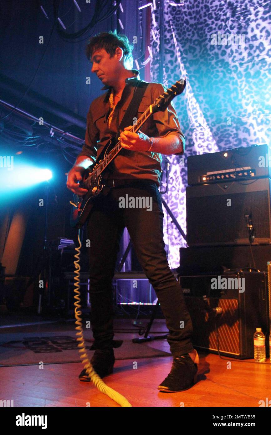 Le guitariste britannique Jamie Hince, fiancé du meilleur modèle Kate ...