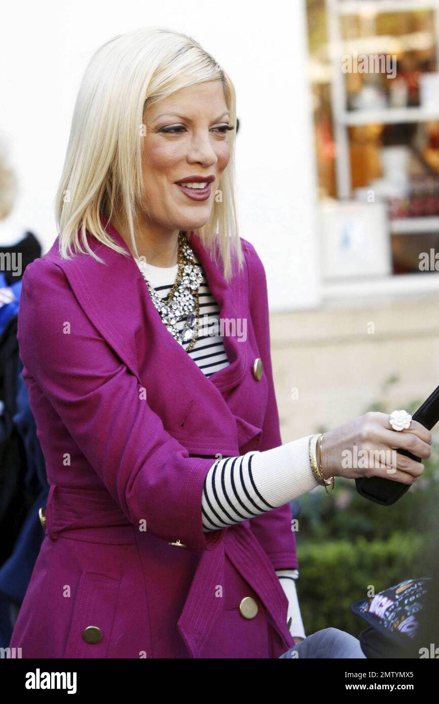 Tori Spelling et Jeff Lewis, co-animateur, ont interviewé des clients ...