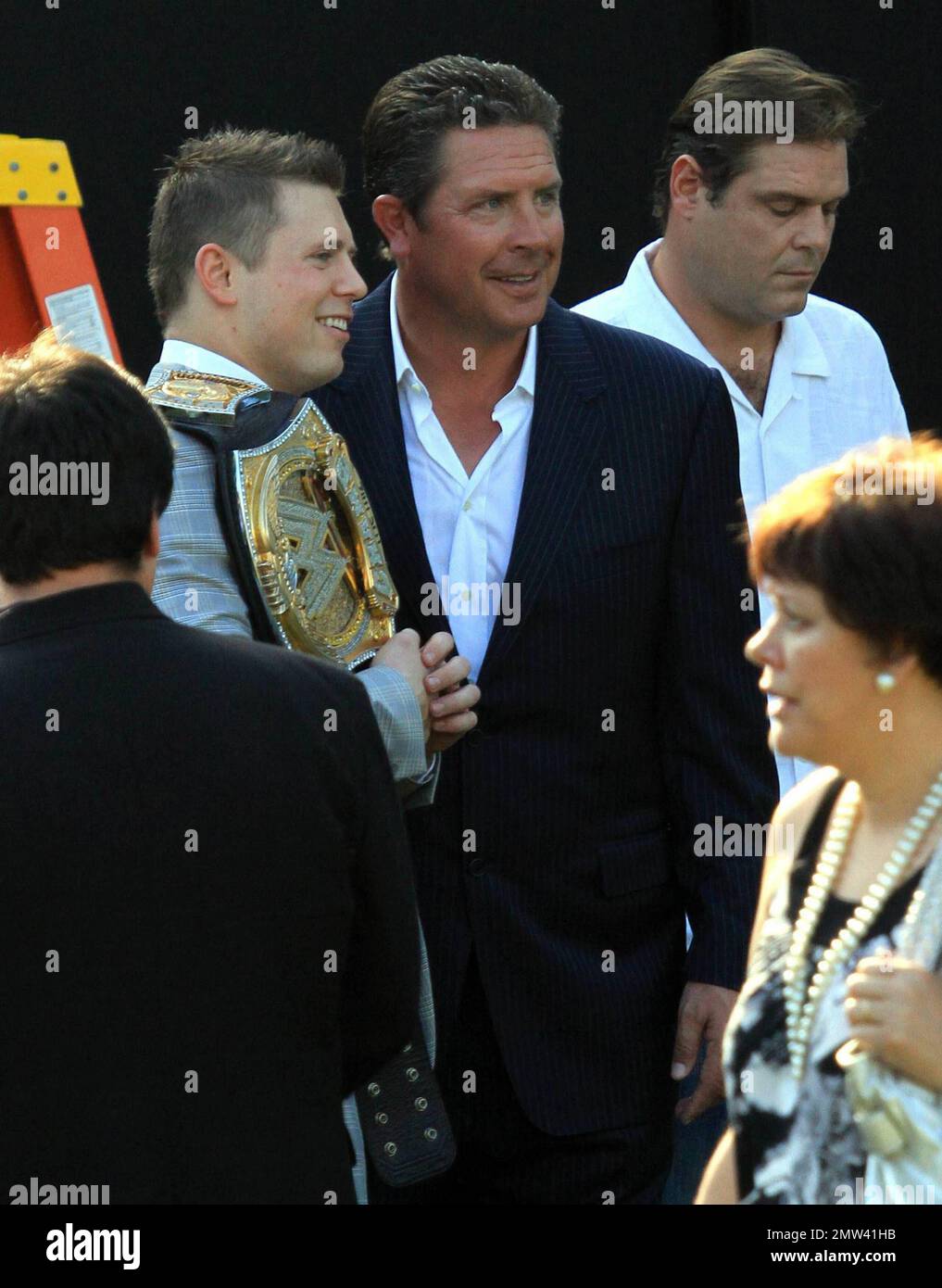 Le mogul musical Emilio Estefan rejoint le légendaire quartier des ...