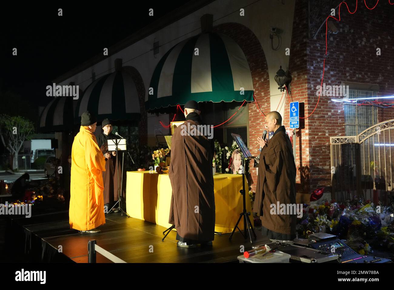 Les moines et les nonnes des Dharma Drum Mountain Centers de Los ...