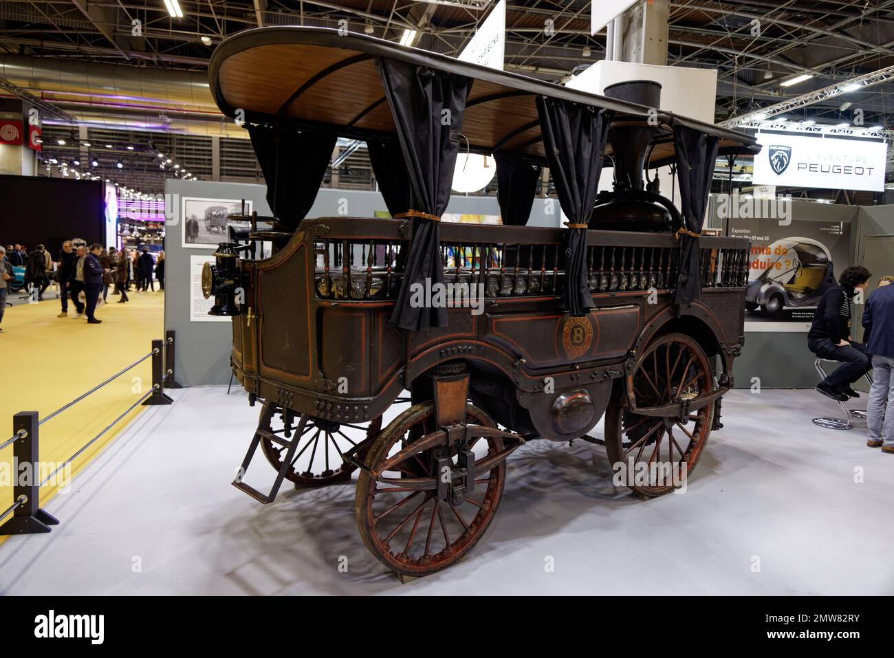 Paris, France. 31th janvier 2023. Voiture de streaming Amédée Bollée l ...