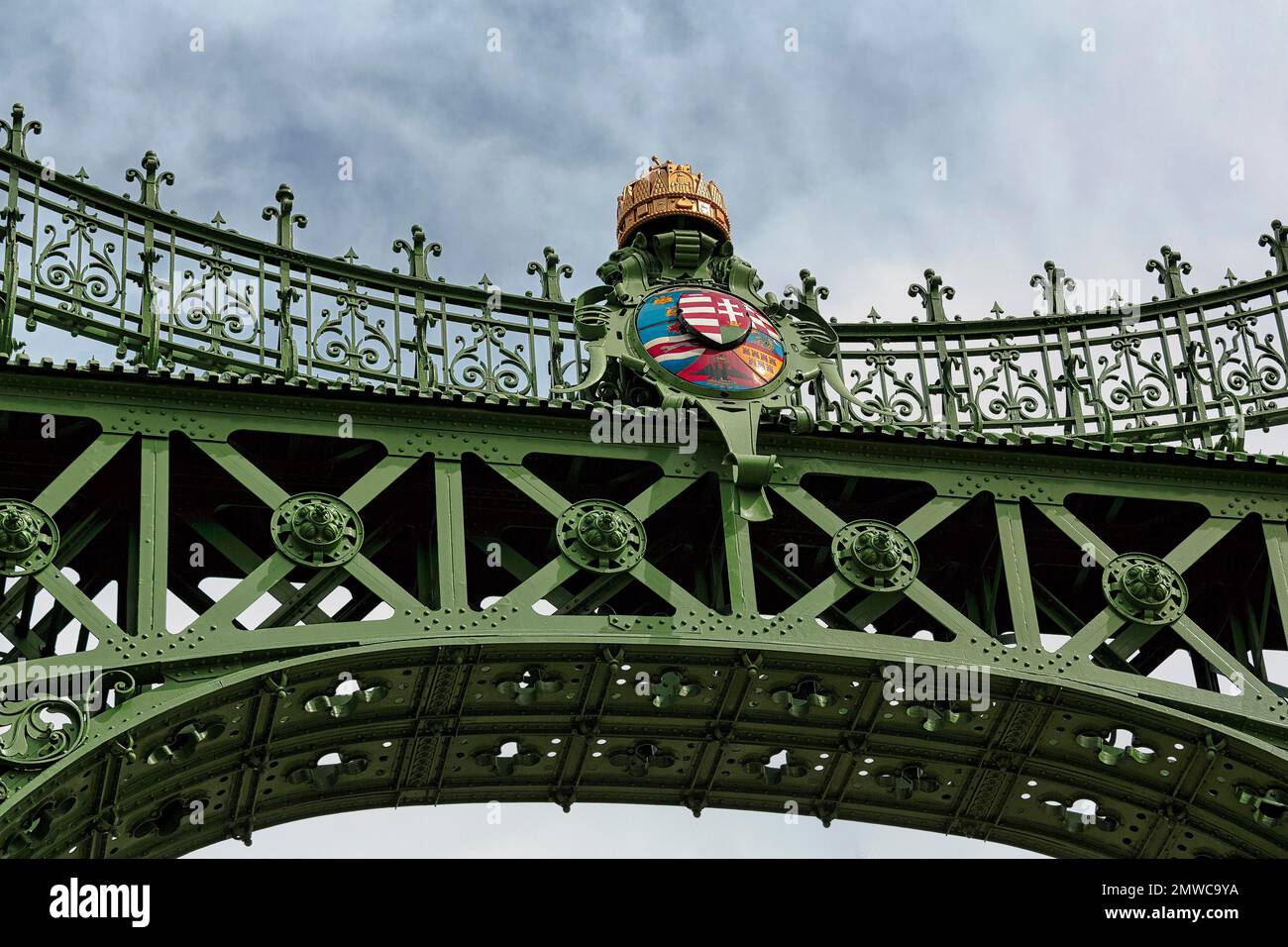 Bras embelli Banque de photographies et d’images à haute résolution - Alamy