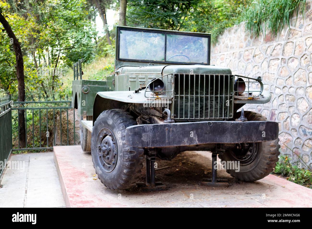 Camion militaire armée de terre Banque de photographies et d’images à haute résolution - Page 2 ...