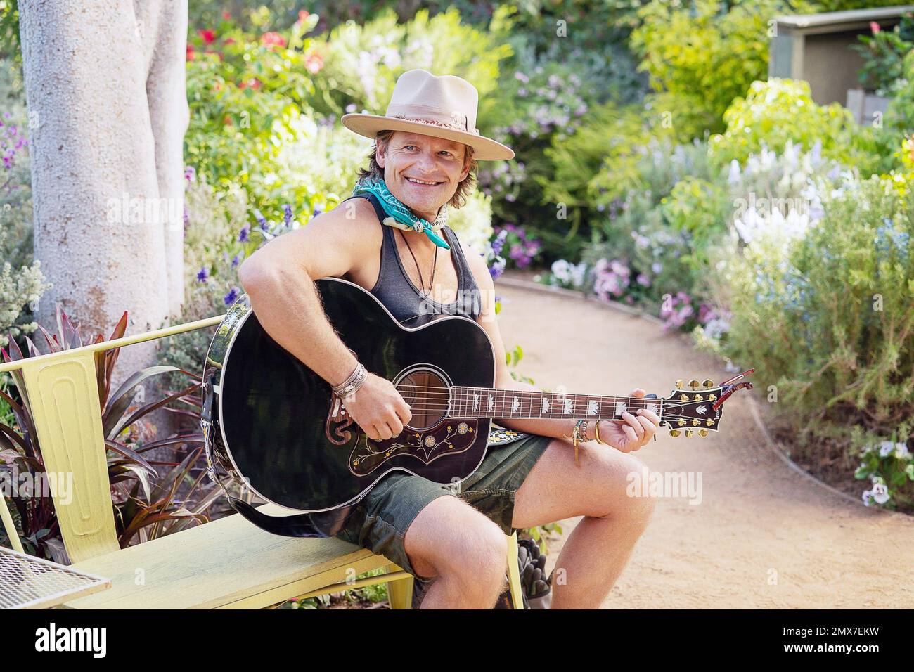 VOTRE PLACE OU LA MIENNE, Steve Zahn, 2023. tél. : Erin Simkin ...