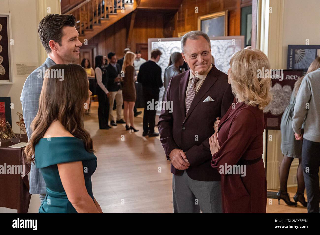 LES ATTENTES DU VOILE DE MARIAGE, de gauche à droite : Lacey Chabert ...