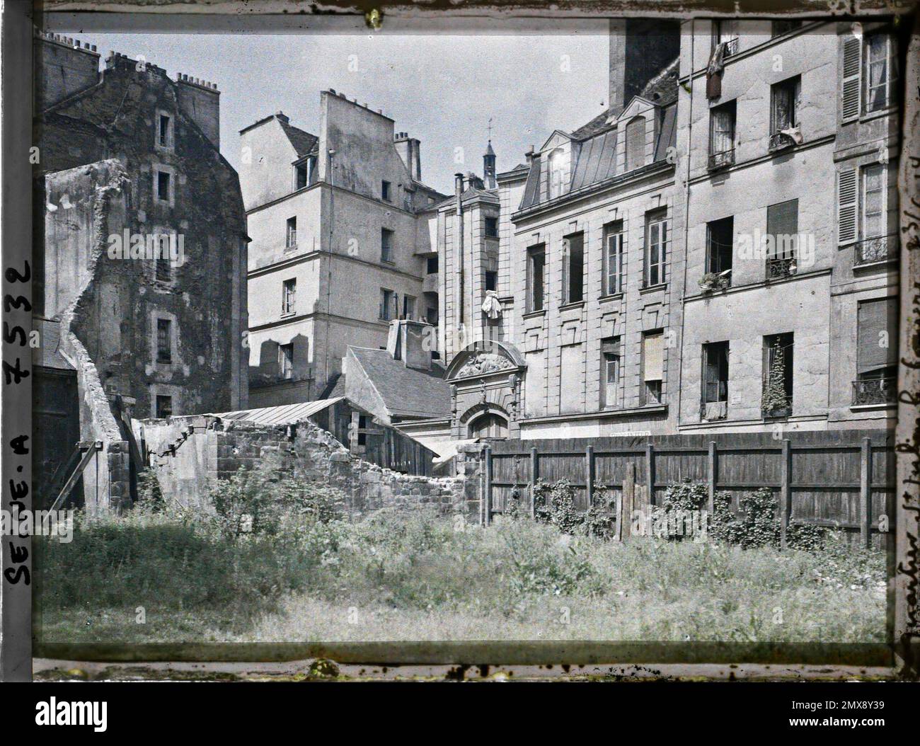 France rue st julien le pauvre Banque de photographies et d’images à ...