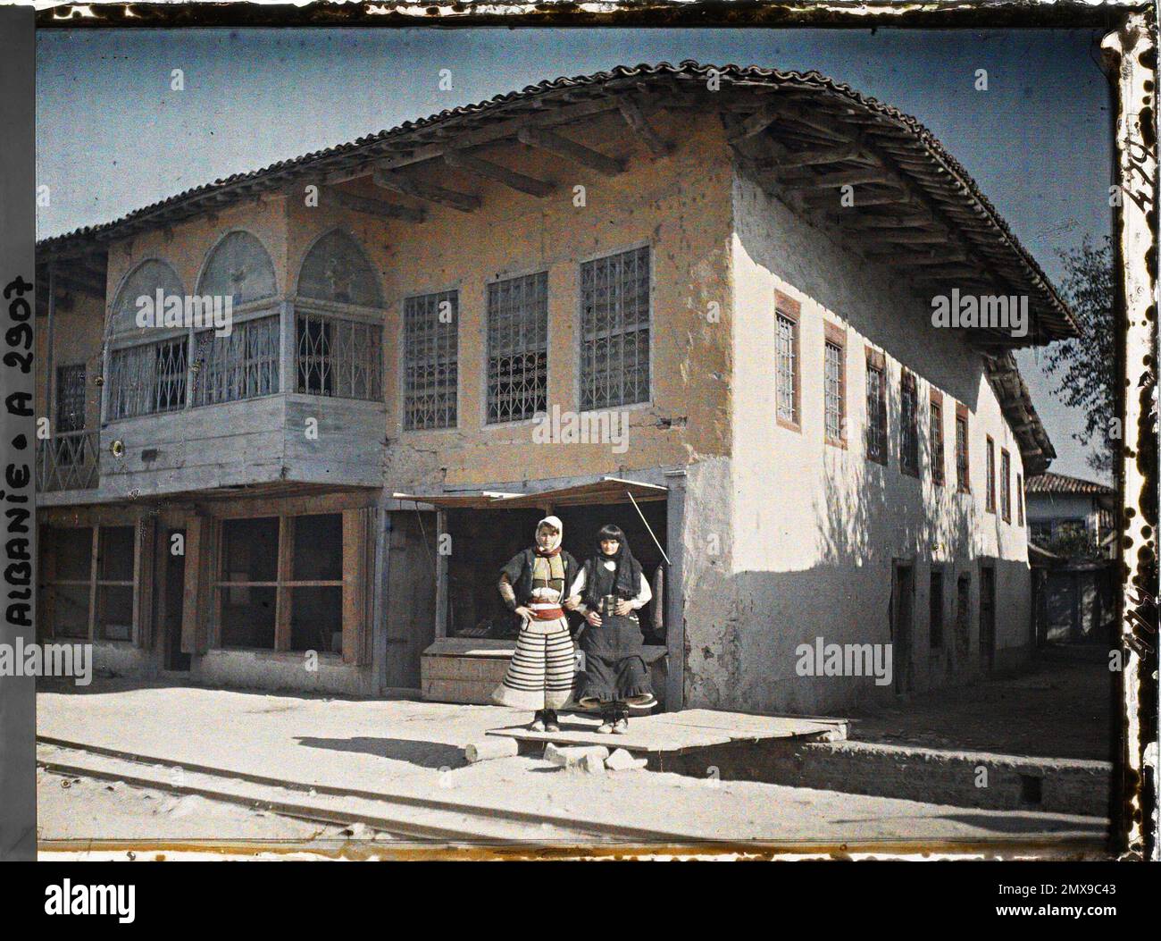 Traditional costume albania italiy Banque de photographies et d’images ...