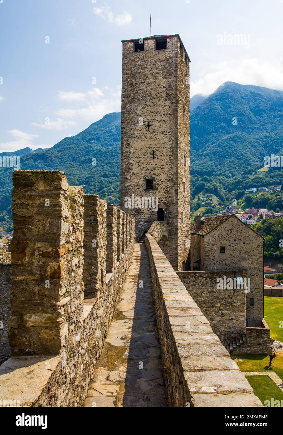 Castelgrande, le plus ancien et le plus puissant château de Bellinzona ...