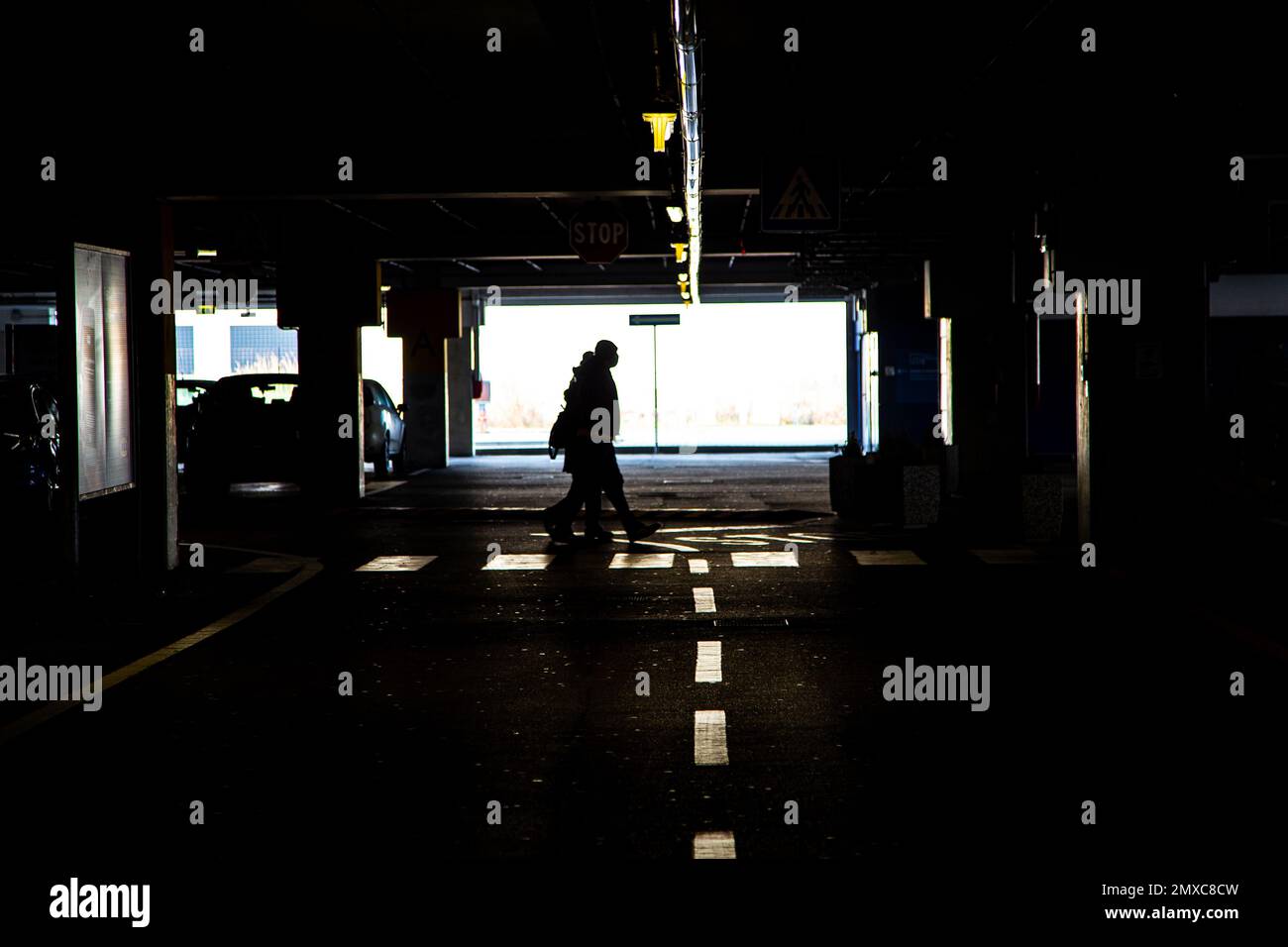 Tunnel autoroute Banque de photographies et d’images à haute résolution - Alamy