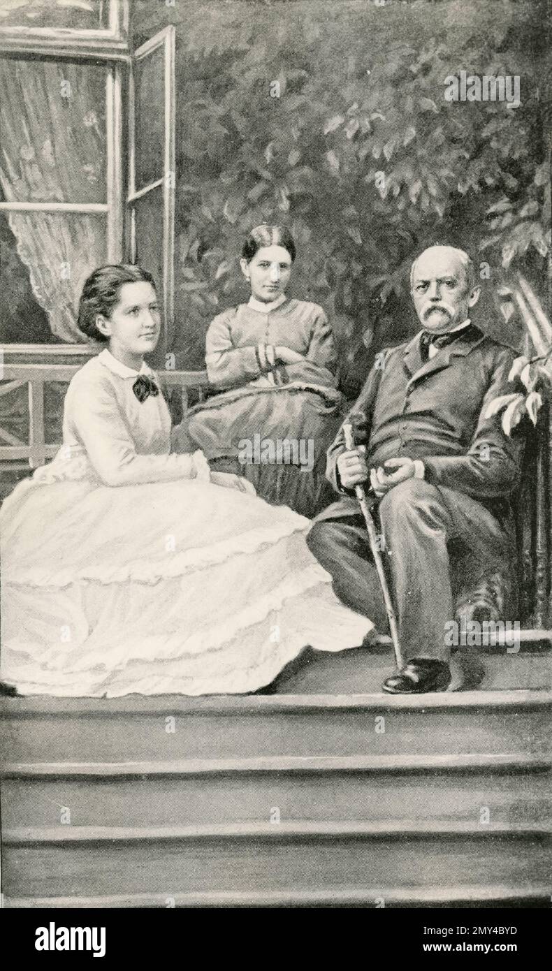 L'homme d'État et diplomate allemand Otto von Bismarck avec sa femme et ...