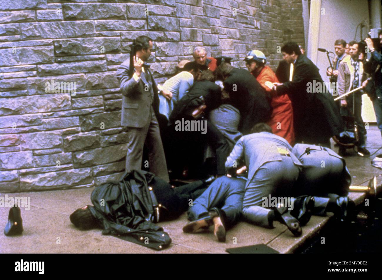 FILE - In this March 30, 1981 file photo, a U.S. secret service agent ...