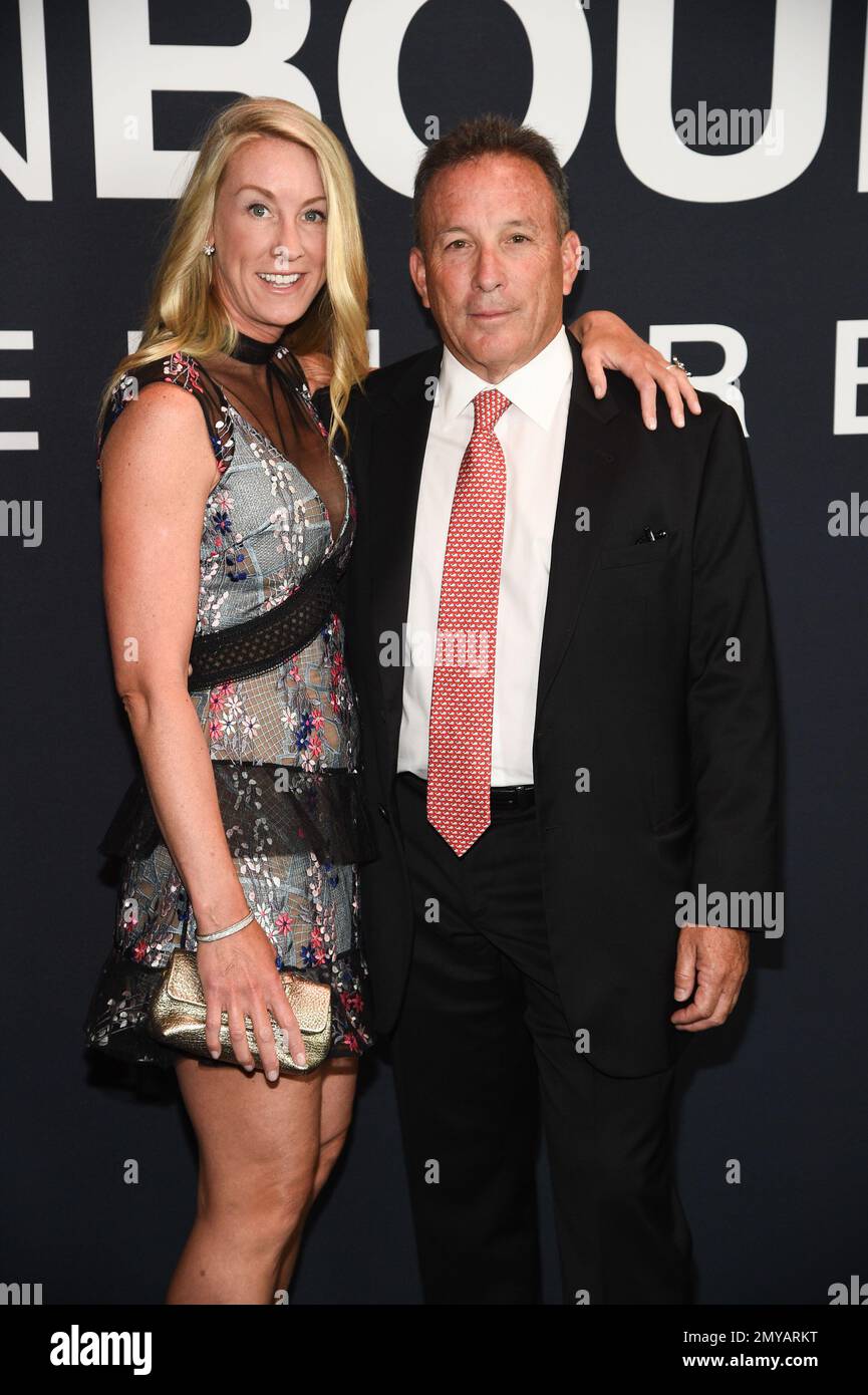 Tracey and Jeffrey Weiner arrive at the "Jason Bourne" Las Vegas film ...