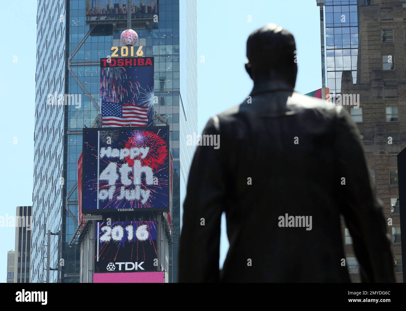 IMAGE DISTRIBUTED FOR TOSHIBA AMERICA INC. - Digitally-animated red ...