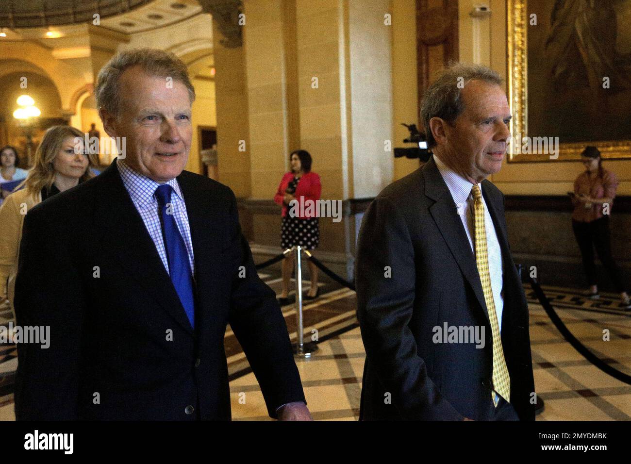 Illinois Speaker of the House Michael Madigan, D-Chicago, left, and ...