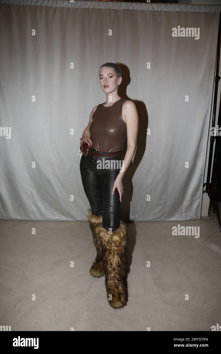 Lou-Anne Gleißenebner-Teskey BEI der Anja Gockel Fashion Show 'Seven ...