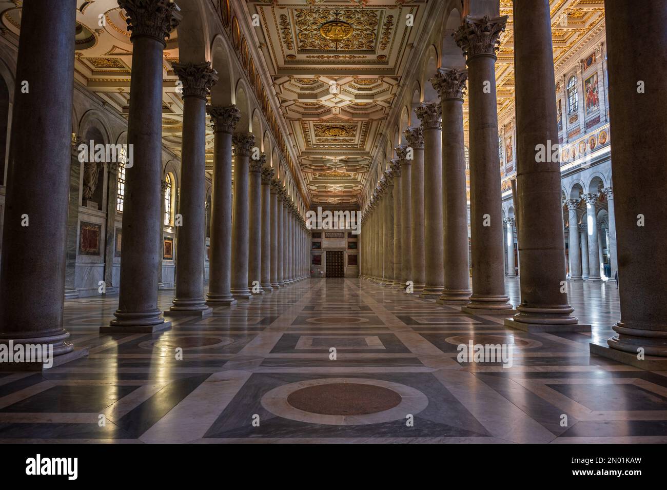 La basilique papale de Saint Paul à l'extérieur des murs est l'une des ...