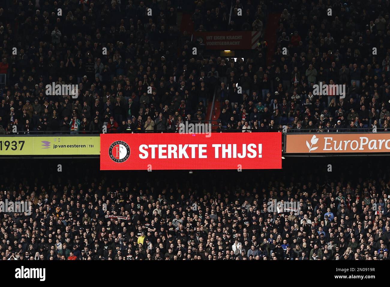 ROTTERDAM - 'Sterkte Thijs' pour Thijs Segers pendant le match de ...
