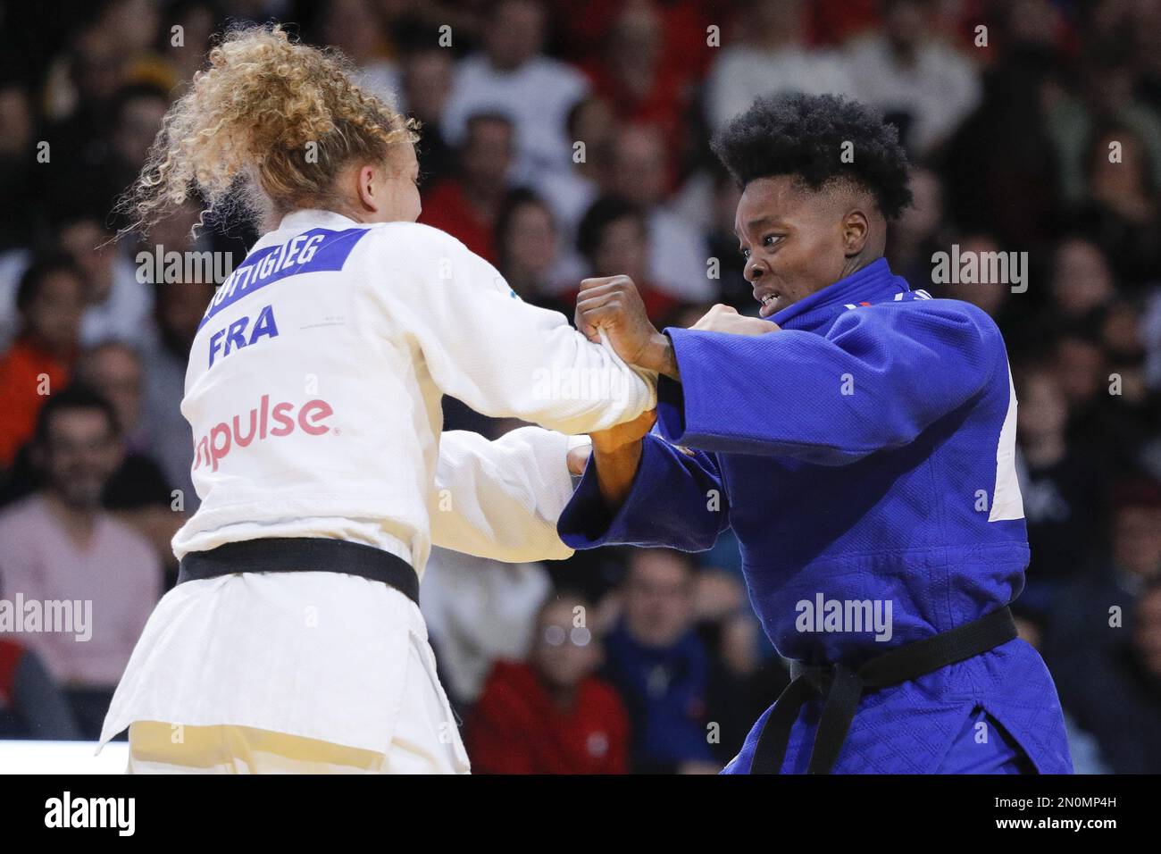 Audrey Tcheumeo (FRA) a remporté la médaille d'or contre Chloe Buttieg ...