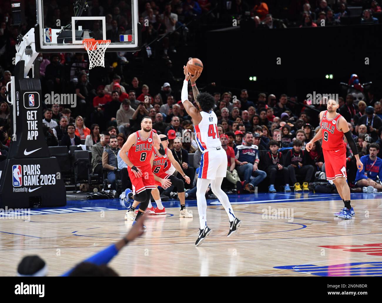 Match 2023 de la NBA Paris entre les pistons de Detroit et les taureaux ...
