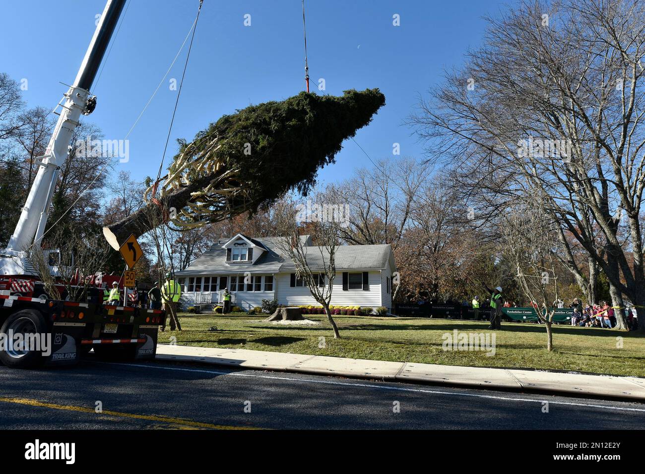 IMAGE DISTRIBUTED FOR TISHMAN SPEYER - 2015 Rockefeller Center ...