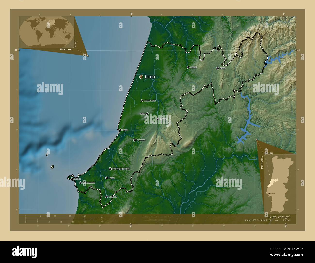 Leiria, district du Portugal. Carte d'altitude en couleur avec lacs et rivières. Lieux et noms ...