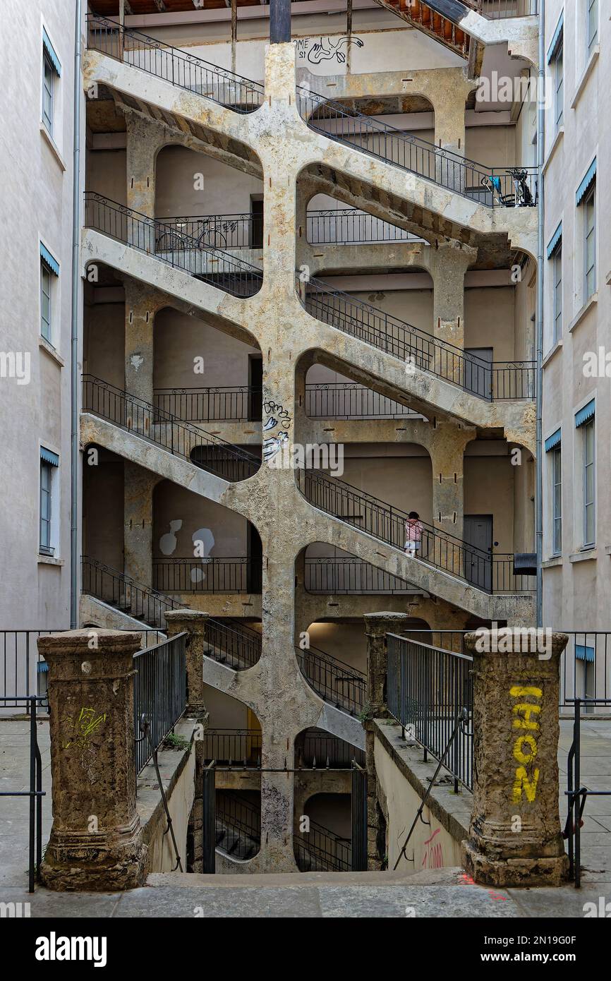 Concrete passageway Banque de photographies et d’images à haute ...