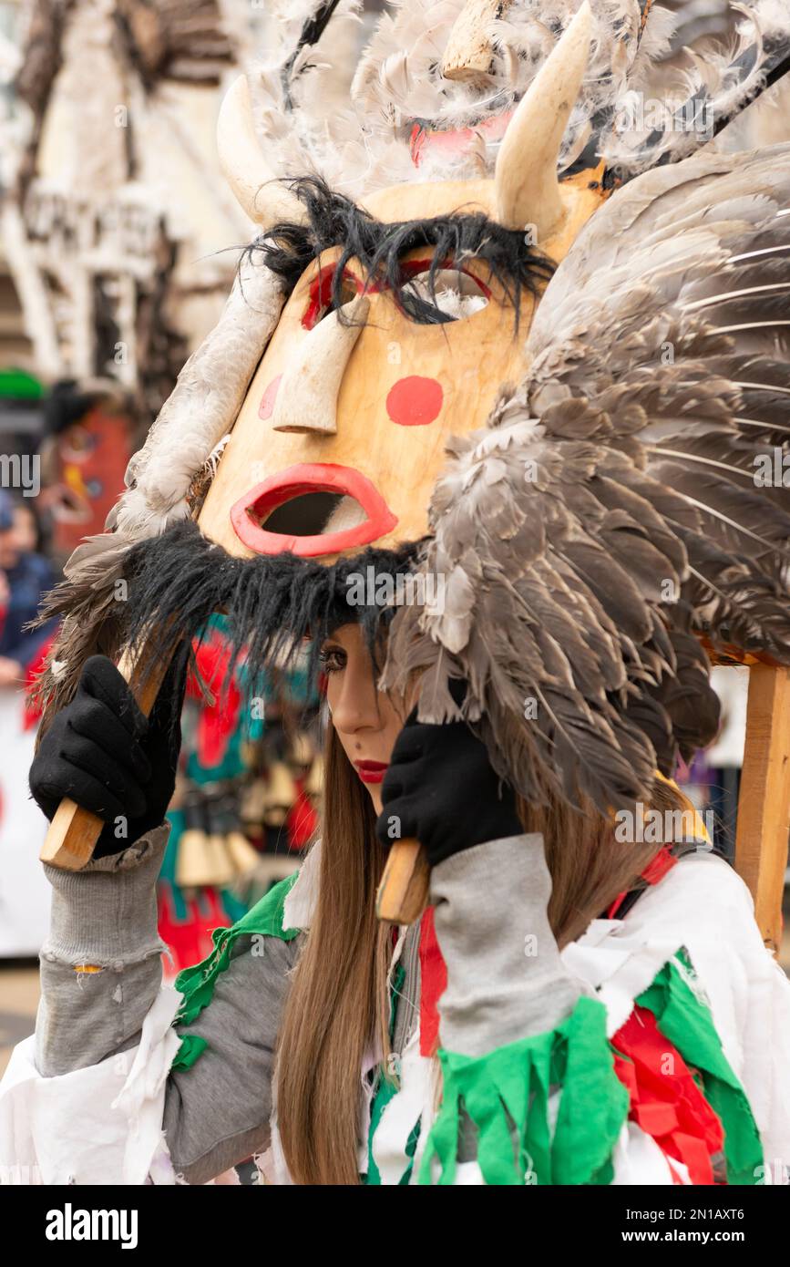 Masque kukeri en bois Banque de photographies et d’images à haute ...