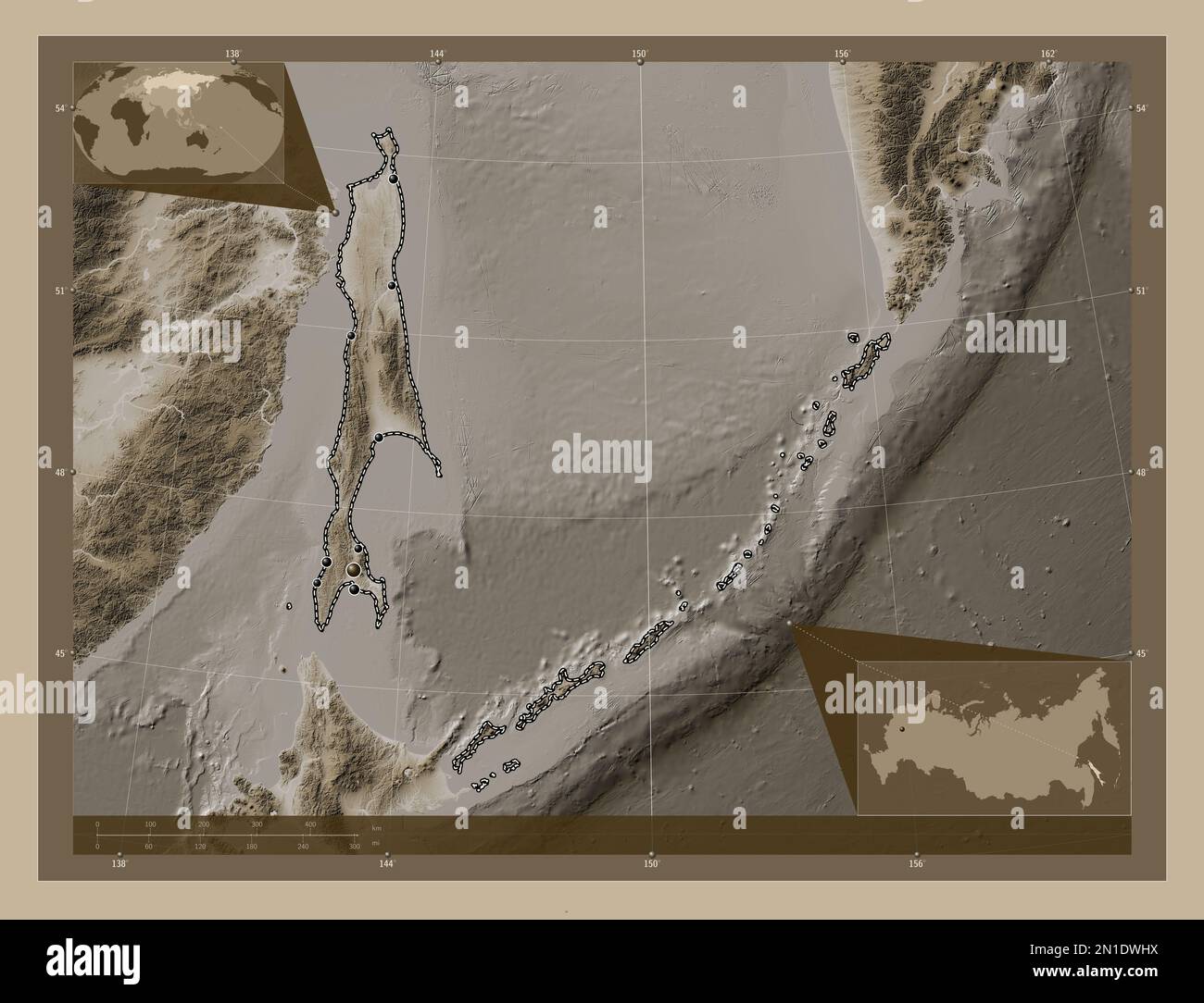 Sakhaline, région de Russie. Carte d'altitude colorée en tons sépia ...